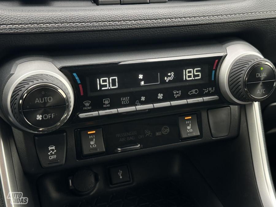 Melns Toyota RAV4 2020 Kauņa, ar dzinēja tilpumu 2.50 L un nobraukumu 119 tūkst. km par 27471 €, foto 26 vietnē AUTOMOTO.COM.LV