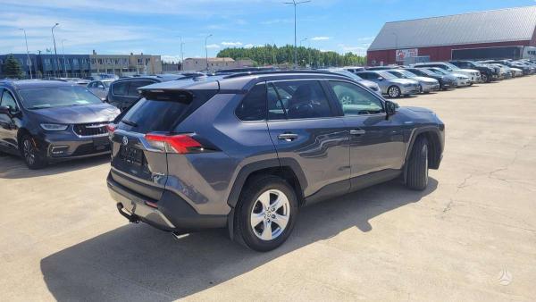 Black Toyota RAV4 2020 in Siauliai, with an engine capacity of 2.49 L and mileage of 177 thousand km for 21500 €, photo 4 on AUTOMOTO.COM.LV