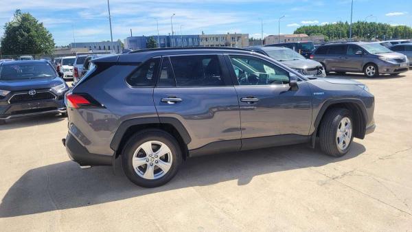 Black Toyota RAV4 2020 in Siauliai, with an engine capacity of 2.49 L and mileage of 177 thousand km for 21500 €, photo 5 on AUTOMOTO.COM.LV