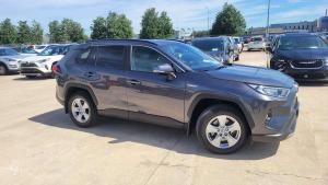 Black Toyota RAV4 2020 in Siauliai, with an engine capacity of 2.49 L and mileage of 177 thousand km for 21500 €, photo 7 on AUTOMOTO.COM.LV