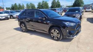 Black Toyota RAV4 2020 in Siauliai, with an engine capacity of 2.49 L and mileage of 176 thousand km for 25600 €, photo 6 on AUTOMOTO.COM.LV