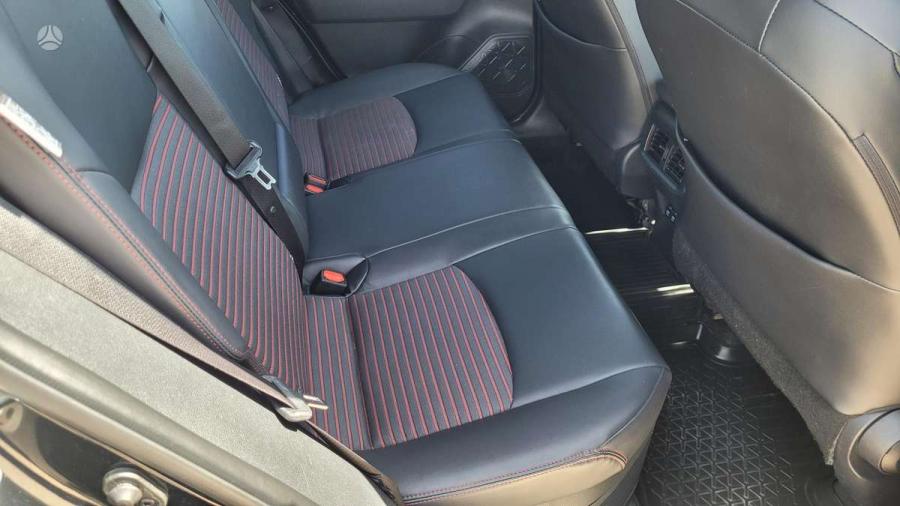 Black Toyota RAV4 2020 in Siauliai, with an engine capacity of 2.49 L and mileage of 176 thousand km for 25600 €, photo 14 on AUTOMOTO.COM.LV