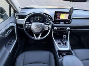 Black Toyota RAV4 2020 in Vilnius, with an engine capacity of 2.49 L and mileage of 149 thousand km for 25900 €, photo 17 on AUTOMOTO.COM.LV