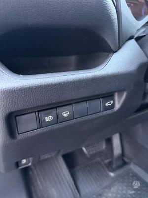 Black Toyota RAV4 2020 in Vilnius, with an engine capacity of 2.49 L and mileage of 149 thousand km for 25900 €, photo 23 on AUTOMOTO.COM.LV