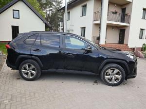 Melns Toyota RAV4 2020 Alīta, ar dzinēja tilpumu 2.49 L un nobraukumu 88 tūkst. km par 27490 €, foto 4 vietnē AUTOMOTO.COM.LV