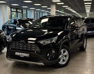Черный Тойота РАВ 4 2020 в Клайпеда, объемом двигателя 1.99 л и пробегом 105 тыс. км за 21500 €, фото  на AUTOMOTO.COM.LV