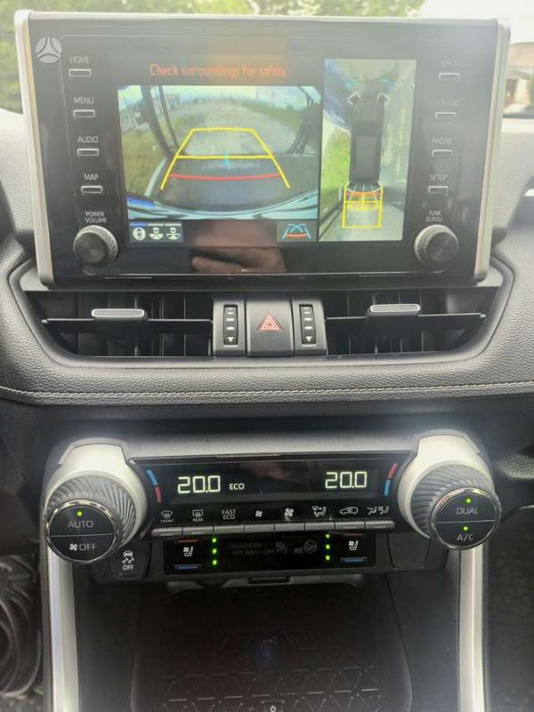 Black Toyota RAV4 2020 in Siauliai, with an engine capacity of 2.49 L and mileage of 350 thousand km for 17500 €, photo 9 on AUTOMOTO.COM.LV