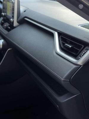 Melns Toyota RAV4 2020 Viļņa, ar dzinēja tilpumu 2.49 L un nobraukumu 151 tūkst. km par 25500 €, foto 26 vietnē AUTOMOTO.COM.LV