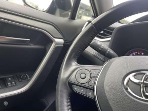 Melns Toyota RAV4 2020 Rīga, ar dzinēja tilpumu 1.99 L un nobraukumu 76 tūkst. km par 23900 €, foto 19 vietnē AUTOMOTO.COM.LV