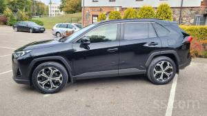 Melns Toyota RAV4 2020 Rēzekne, ar dzinēja tilpumu 2.00 L un nobraukumu 77 tūkst. km par 27500 €, foto 3 vietnē AUTOMOTO.COM.LV