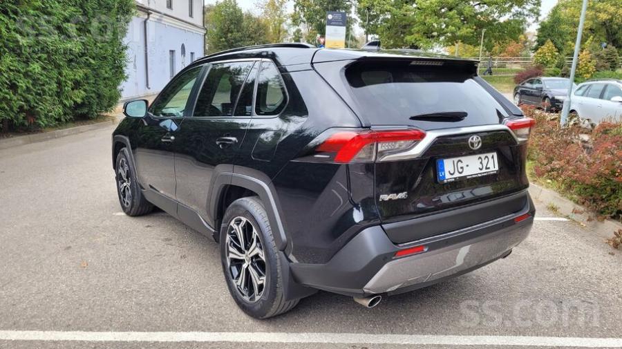Melns Toyota RAV4 2020 Rēzekne, ar dzinēja tilpumu 2.00 L un nobraukumu 77 tūkst. km par 27500 €, foto 4 vietnē AUTOMOTO.COM.LV