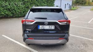 Melns Toyota RAV4 2020 Rēzekne, ar dzinēja tilpumu 2.00 L un nobraukumu 77 tūkst. km par 27500 €, foto 5 vietnē AUTOMOTO.COM.LV