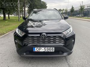 Melns Toyota RAV4 2020 Rīga, ar dzinēja tilpumu 2.00 L un nobraukumu 76 tūkst. km par 23900 €, foto 4 vietnē AUTOMOTO.COM.LV