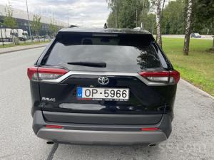 Melns Toyota RAV4 2020 Rīga, ar dzinēja tilpumu 2.00 L un nobraukumu 76 tūkst. km par 23900 €, foto 5 vietnē AUTOMOTO.COM.LV