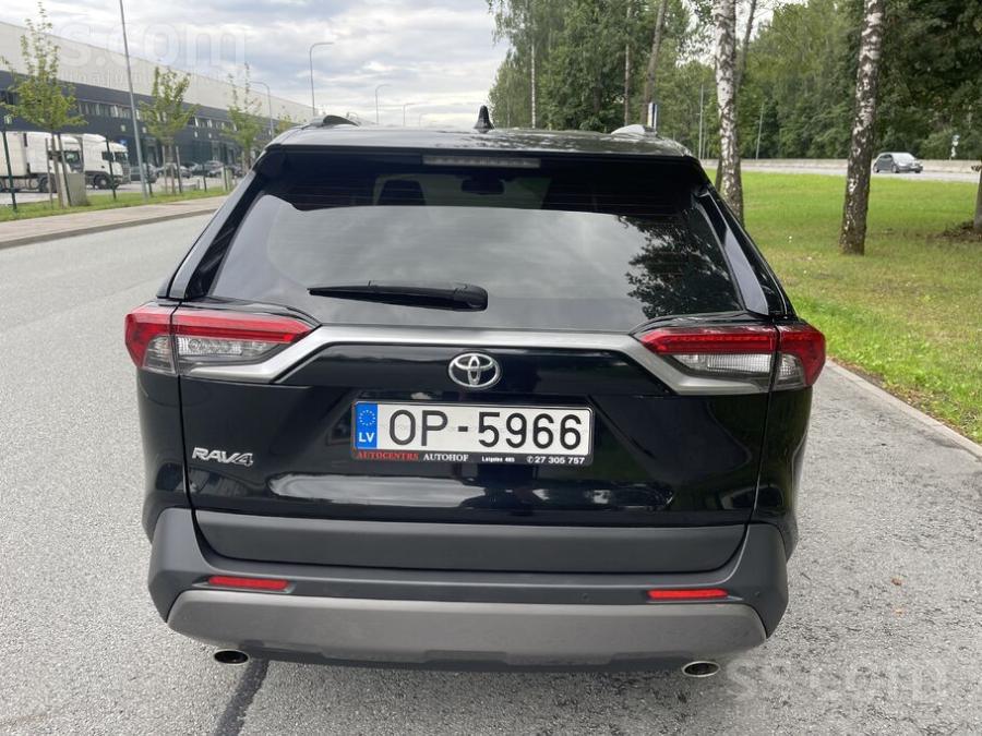 Melns Toyota RAV4 2020 Rīga, ar dzinēja tilpumu 2.00 L un nobraukumu 76 tūkst. km par 23900 €, foto 5 vietnē AUTOMOTO.COM.LV