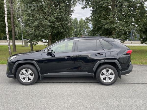 Black Toyota RAV4 2020 in Riga, with an engine capacity of 2.00 L and mileage of 76 thousand km for 23900 €, photo 8 on AUTOMOTO.COM.LV
