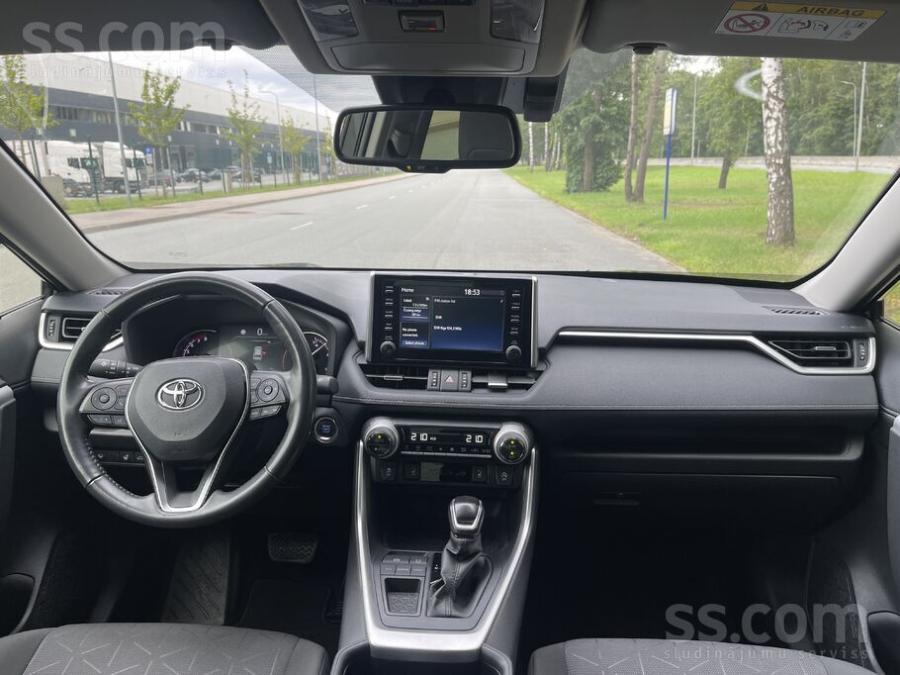 Melns Toyota RAV4 2020 Rīga, ar dzinēja tilpumu 2.00 L un nobraukumu 76 tūkst. km par 23900 €, foto 15 vietnē AUTOMOTO.COM.LV