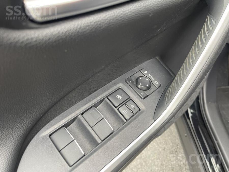 Melns Toyota RAV4 2020 Rīga, ar dzinēja tilpumu 2.00 L un nobraukumu 76 tūkst. km par 23900 €, foto 18 vietnē AUTOMOTO.COM.LV