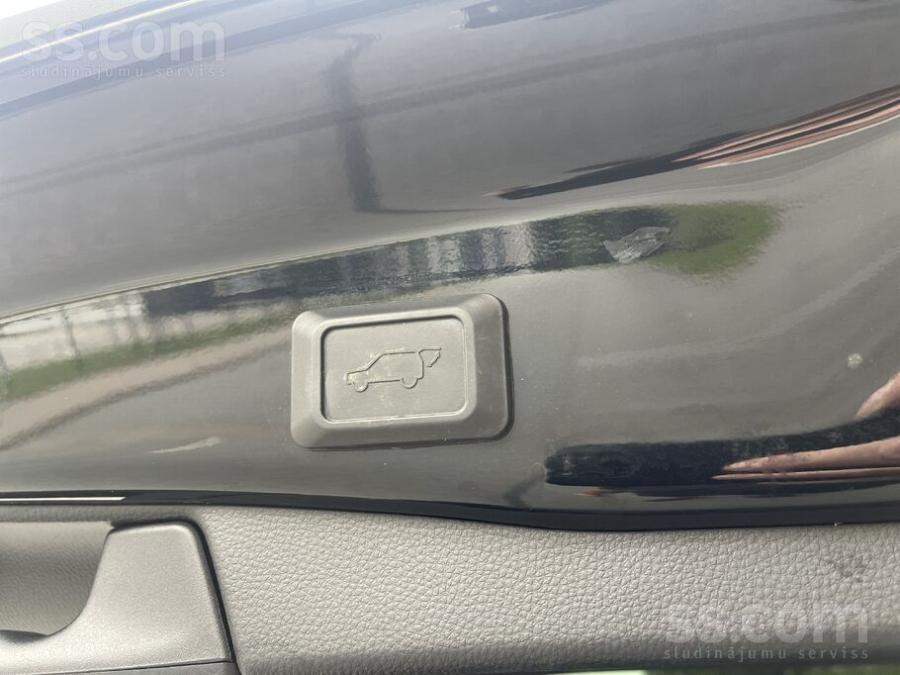 Melns Toyota RAV4 2020 Rīga, ar dzinēja tilpumu 2.00 L un nobraukumu 76 tūkst. km par 23900 €, foto 26 vietnē AUTOMOTO.COM.LV