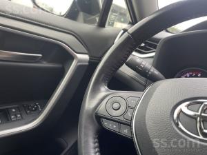 Melns Toyota RAV4 2020 Rīga, ar dzinēja tilpumu 2.00 L un nobraukumu 76 tūkst. km par 23900 €, foto 29 vietnē AUTOMOTO.COM.LV