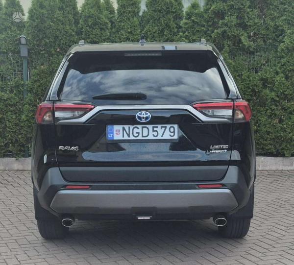 Black Toyota RAV4 2020 in Kedainiai, with an engine capacity of 2.49 L and mileage of 37 thousand km for 26900 €, photo 8 on AUTOMOTO.COM.LV