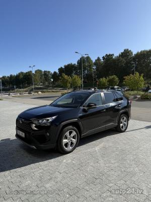 Melns Toyota RAV4 2020 Tallina, ar dzinēja tilpumu 2.50 L un nobraukumu 107 tūkst. km par 26400 €, foto  vietnē AUTOMOTO.COM.LV
