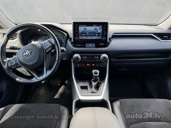 Black Toyota RAV4 2020 in Tallinn, with an engine capacity of 2.50 L and mileage of 107 thousand km for 26400 €, photo 7 on AUTOMOTO.COM.LV