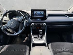 Melns Toyota RAV4 2020 Tallina, ar dzinēja tilpumu 2.50 L un nobraukumu 107 tūkst. km par 26400 €, foto 7 vietnē AUTOMOTO.COM.LV