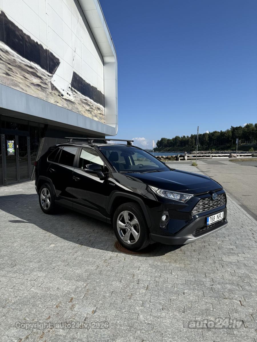 Melns Toyota RAV4 2020 Tallina, ar dzinēja tilpumu 2.50 L un nobraukumu 107 tūkst. km par 26400 €, foto 9 vietnē AUTOMOTO.COM.LV