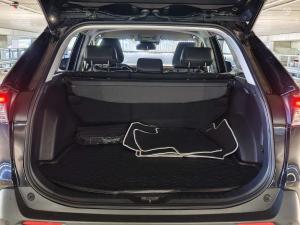 Black Toyota RAV4 2020 in Vilnius, with an engine capacity of 2.50 L and mileage of 171 thousand km for 25000 €, photo 10 on AUTOMOTO.COM.LV