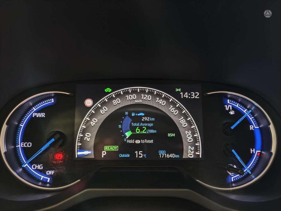 Black Toyota RAV4 2020 in Vilnius, with an engine capacity of 2.50 L and mileage of 171 thousand km for 25000 €, photo 23 on AUTOMOTO.COM.LV