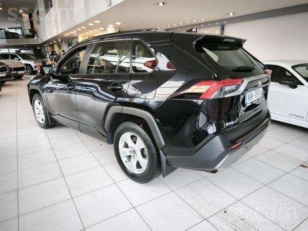 Черный Тойота РАВ 4 2020 в Рига, объемом двигателя 2.00 л и пробегом 76 тыс. км за 20800 €, фото 5 на AUTOMOTO.COM.LV