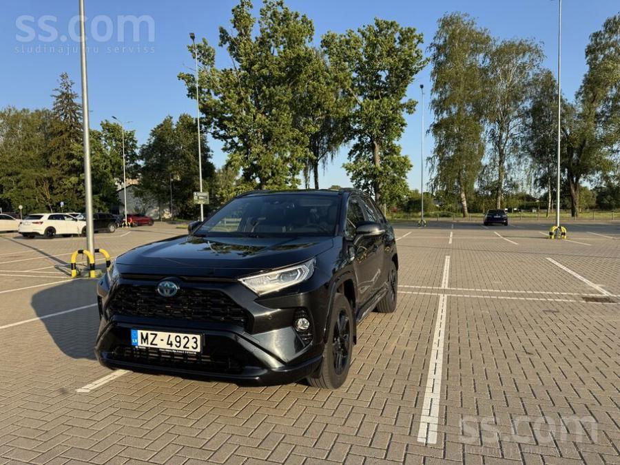 Melns Toyota RAV4 2021 Rīga, ar dzinēja tilpumu 2.50 L un nobraukumu 83 tūkst. km par 27900 €, foto 1 vietnē AUTOMOTO.COM.LV