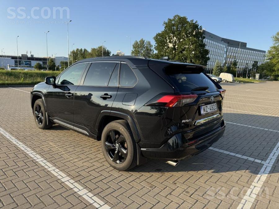 Melns Toyota RAV4 2021 Rīga, ar dzinēja tilpumu 2.50 L un nobraukumu 83 tūkst. km par 27900 €, foto 5 vietnē AUTOMOTO.COM.LV