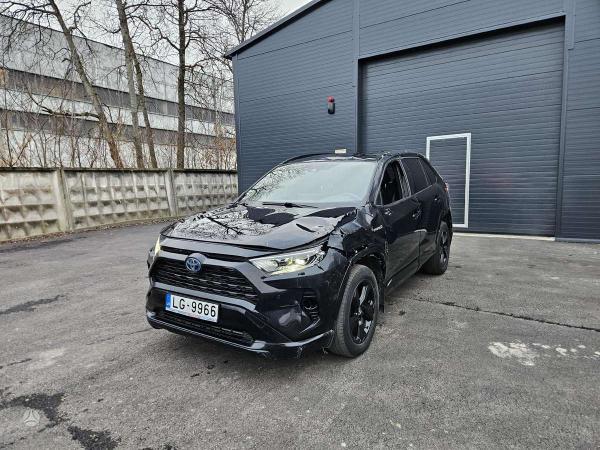 Melns Toyota RAV4 2021 Kauņa, ar dzinēja tilpumu 2.49 L un nobraukumu 109 tūkst. km par 10900 €, foto 3 vietnē AUTOMOTO.COM.LV