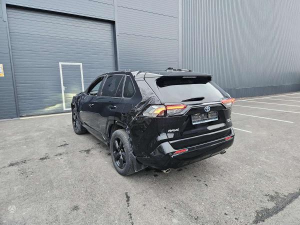 Melns Toyota RAV4 2021 Kauņa, ar dzinēja tilpumu 2.49 L un nobraukumu 109 tūkst. km par 10900 €, foto 6 vietnē AUTOMOTO.COM.LV
