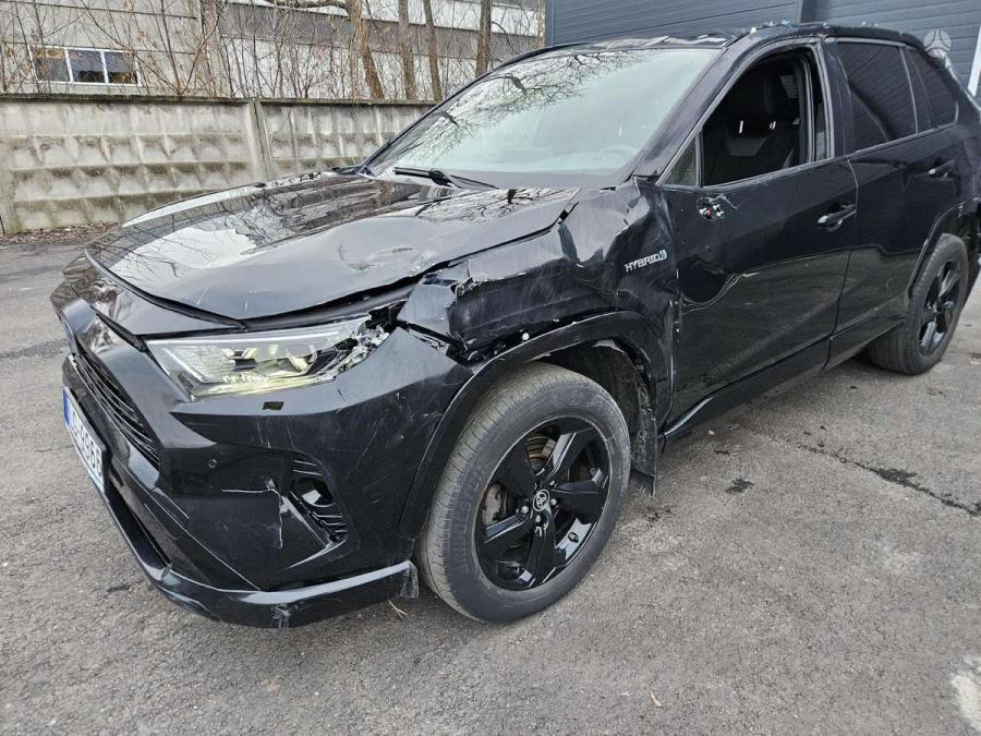 Black Toyota RAV4 2021 in Kaunas, with an engine capacity of 2.49 L and mileage of 109 thousand km for 10900 €, photo 13 on AUTOMOTO.COM.LV
