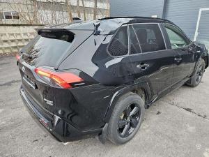 Black Toyota RAV4 2021 in Kaunas, with an engine capacity of 2.49 L and mileage of 109 thousand km for 10900 €, photo 17 on AUTOMOTO.COM.LV