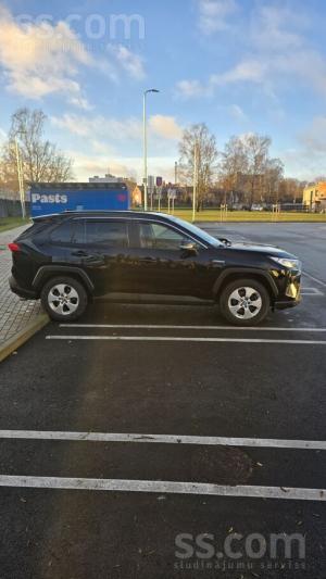 Melns Toyota RAV4 2021 Rīga, ar dzinēja tilpumu 2.50 L un nobraukumu 233 tūkst. km par 23500 €, foto 4 vietnē AUTOMOTO.COM.LV