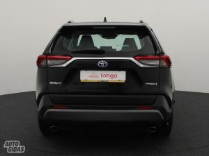 Black Toyota RAV4 2021 in Vilnius, with an engine capacity of 2.50 L and mileage of 182 thousand km for 23199 €, photo 5 on AUTOMOTO.COM.LV