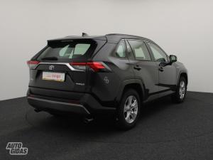 Black Toyota RAV4 2021 in Vilnius, with an engine capacity of 2.50 L and mileage of 182 thousand km for 23199 €, photo 8 on AUTOMOTO.COM.LV
