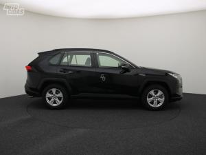 Black Toyota RAV4 2021 in Vilnius, with an engine capacity of 2.50 L and mileage of 182 thousand km for 23199 €, photo 9 on AUTOMOTO.COM.LV