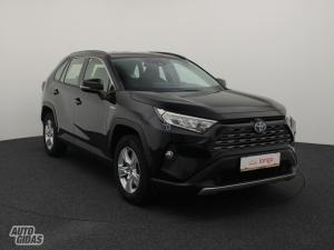 Black Toyota RAV4 2021 in Vilnius, with an engine capacity of 2.50 L and mileage of 182 thousand km for 23199 €, photo 10 on AUTOMOTO.COM.LV