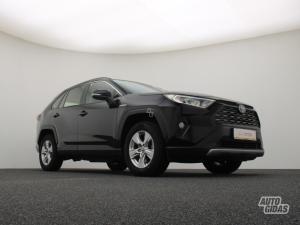 Black Toyota RAV4 2021 in Vilnius, with an engine capacity of 2.50 L and mileage of 182 thousand km for 23199 €, photo 11 on AUTOMOTO.COM.LV