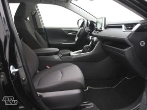 Black Toyota RAV4 2021 in Vilnius, with an engine capacity of 2.50 L and mileage of 182 thousand km for 23199 €, photo 14 on AUTOMOTO.COM.LV