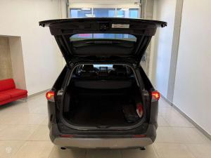 Black Toyota RAV4 2021 in Vilnius, with an engine capacity of 2.49 L and mileage of 154 thousand km for 24200 €, photo 10 on AUTOMOTO.COM.LV