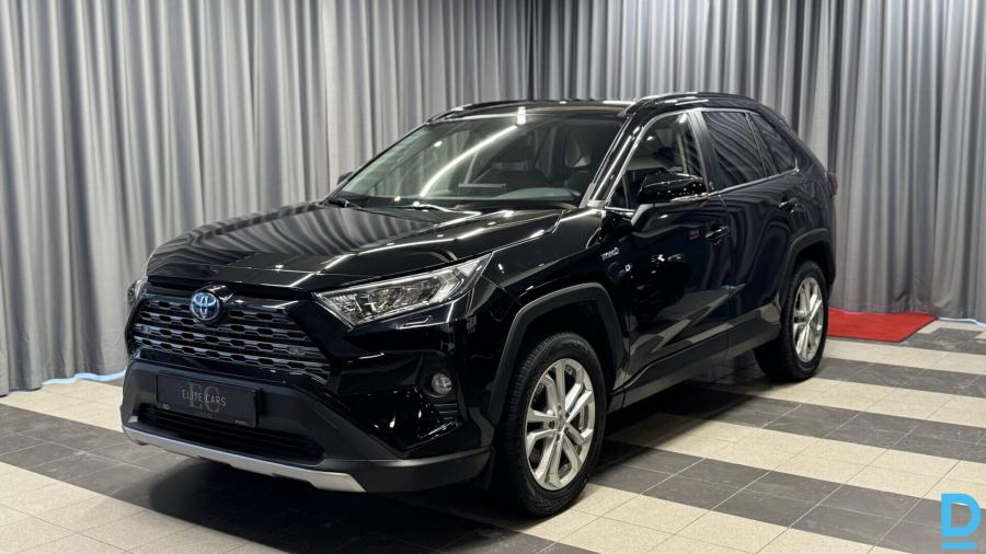 Melns Toyota RAV4 2021 Mārupe, ar dzinēja tilpumu 2.50 L un nobraukumu 150 tūkst. km par 23990 €, foto 1 vietnē AUTOMOTO.COM.LV