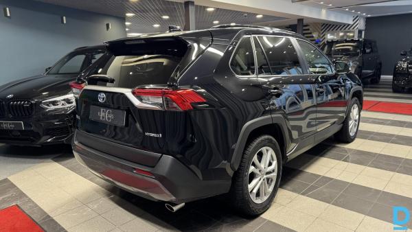 Melns Toyota RAV4 2021 Mārupe, ar dzinēja tilpumu 2.50 L un nobraukumu 150 tūkst. km par 23990 €, foto 3 vietnē AUTOMOTO.COM.LV