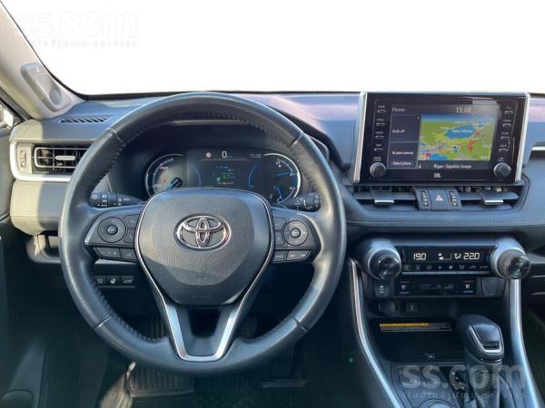 Black Toyota RAV4 2021 in Riga, with an engine capacity of 2.50 L and mileage of 127 thousand km for 32990 €, photo 9 on AUTOMOTO.COM.LV