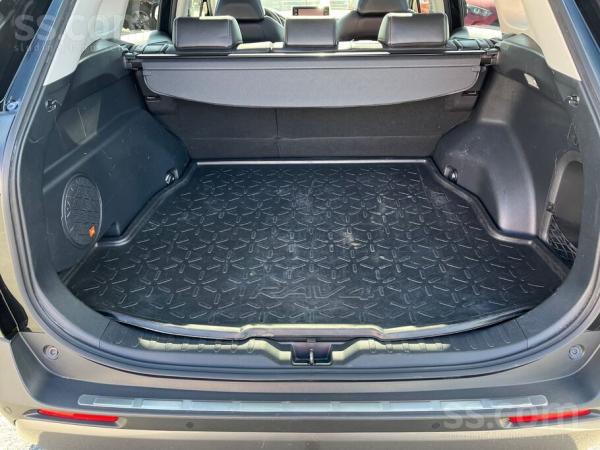 Black Toyota RAV4 2021 in Riga, with an engine capacity of 2.50 L and mileage of 127 thousand km for 32990 €, photo 10 on AUTOMOTO.COM.LV